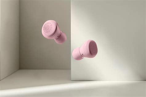 Premium Psd Wireless Earbuds Mockup Design