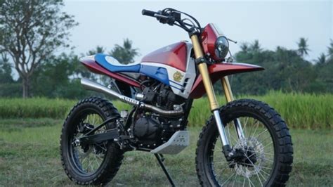 Tampil Ala Scrambler Fighter Honda Crf 150l Semakin Terlihat Tangguh