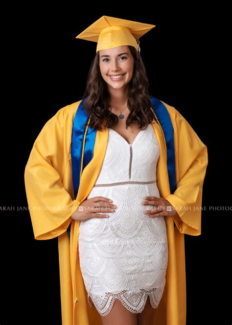 Graduation Hairstyles With Cap And Gown