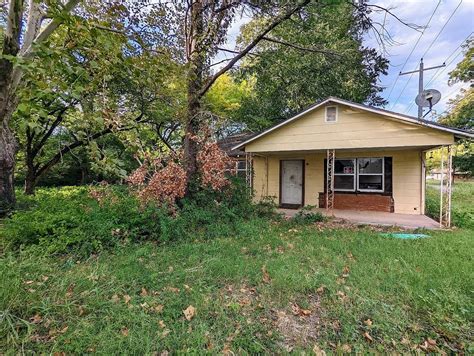214 E A Ave Waurika Ok 73573 Zillow