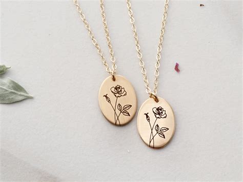 Oval Birth Flower Necklace Tom Design Shop