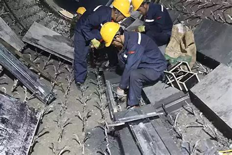 De Constructiemethode Van Het Rammen Van Materiaal