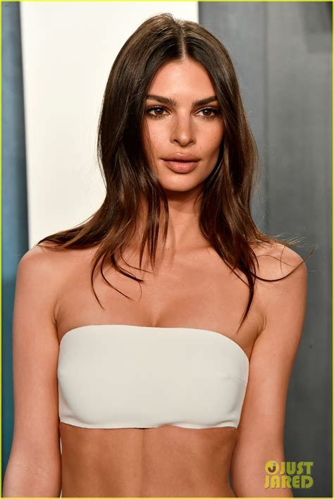 Emily Ratajkowski Shows Off Her Toned Abs At Vanity Fair Oscar Party