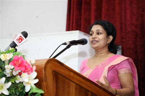 සාහිත්‍ය සම්භාෂණ පළමු දේශනය ජාතික ලේඛනාගාර ශ්‍රවණාගාරයේදී