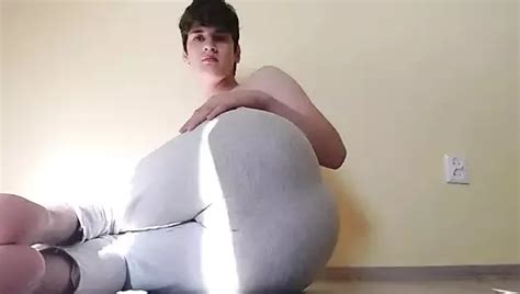 Serenaluv Displays Her Bubble Butt And Small Dick Xhamster