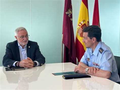 El Alcalde De Torre Pacheco Pedro Ángel Recibe Al Actual Coronel