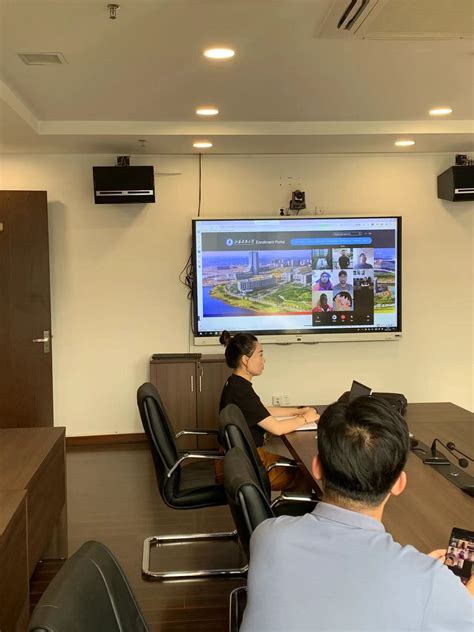 我校举办2022年来华留学生线上、线下招生宣讲会