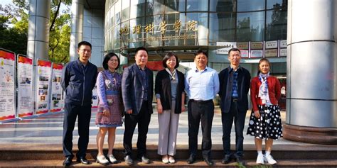 重庆市教科文卫体工会常务副主席贺莉一行到校检查验收“先进职工小家”建设工作 西南大学工会委员会