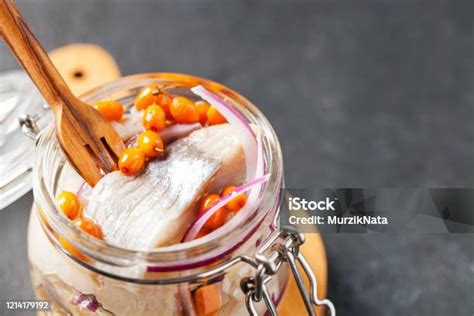 Ikan Haring Diasinkan Dalam Toples Foto Stok Unduh Gambar Sekarang