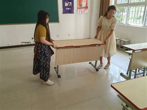酒店管理学院开展爱护环境，美化校园活动 酒店管理学院