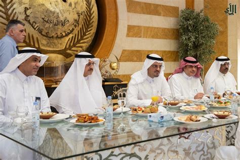 نائب أمير منطقة مكة المكرمة يتسقبل منسوبي الامارة صحيفة الرأي الإلكترونية