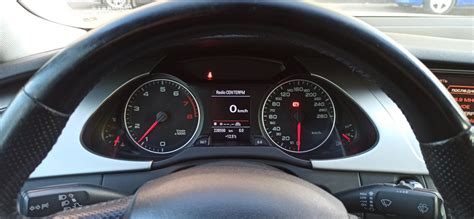 Полировка приборной панели и экрана MMI — Audi A4 (B8), 1,8 л, 2008 ...