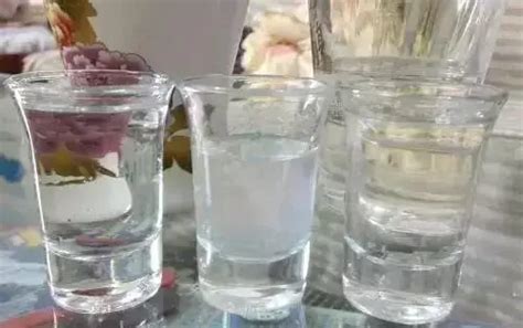 喝酒时发现酒很混还有沉淀物，是买到假酒了吗？ 知乎