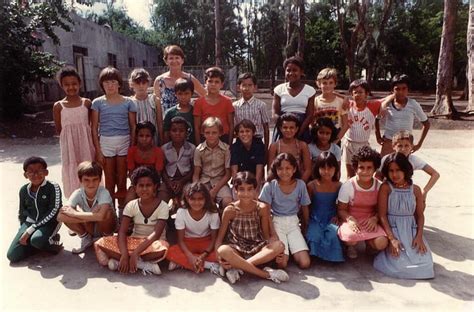 Photo De Classe CM2 Mme CHEN CHOW CHINE De 1980 ECOLE ROSALIE