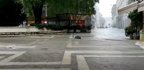 ВИДЕО Сплит под вода улиците целосно поплавени 360 степени