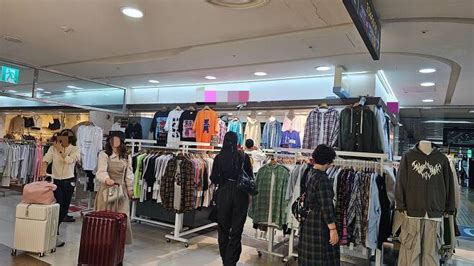 르포 현금 없으면 계좌이체 하세요”세금 줄이려 카드 안 받는 상인들