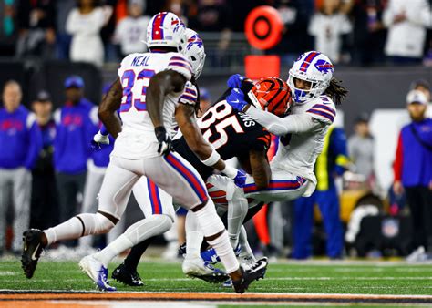 Bart Scott Wasnt Blaming Tee Higgins For Damar Hamlin Collapse