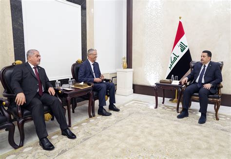 رئيس الوزراء ووزير النفط يبحثان خطط تعزيز قطاع النفط والغاز