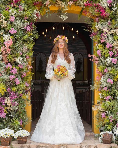 Os 4 Vestidos De Casamento De Marina Ruy Barbosa A Noiva Do Ano