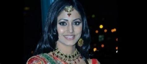 Yeh Rishta Kya Kehlata Hai Actress Hina Khan Diagnosed With Dengue