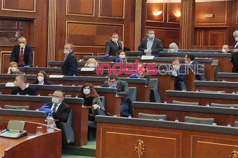 Pdk Gati Për Mocionin Me Maska E Pajisje Në Seancë