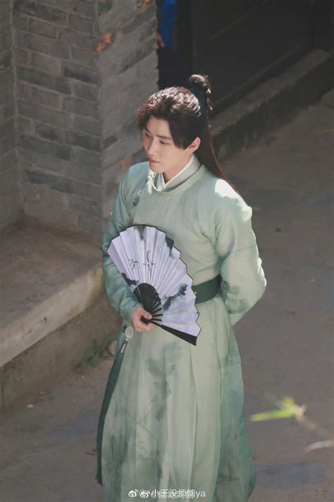 Pin by Aguan on 妆面 Victorian dress Victorian Dress