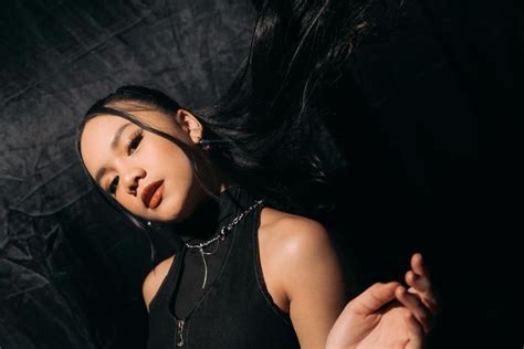 Neona Ayu Dihujat Netizen Gegara Cicipi Jajanan Sd Okezone Celebrity