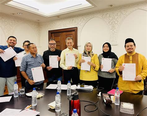 Tun M Dan 13 Ahli Keluar Pejuang Sah Sertai Putra Edisi 9