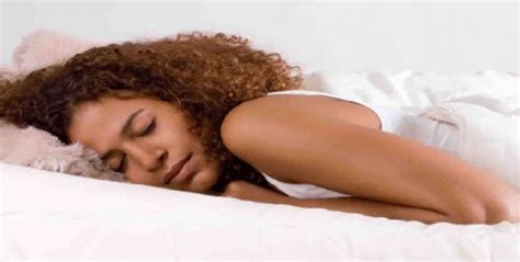 Dormir nu pleins de bienfaits pour la santé afriquefemme