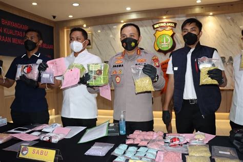 Tangkap 2 Pengedar Di Jakbar Polisi Sita Ribuan Pil Ekstasi Hingga 3