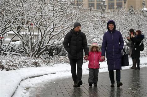 С 1 января повысят выплаты семьям с детьми Как изменятся суммы пособий