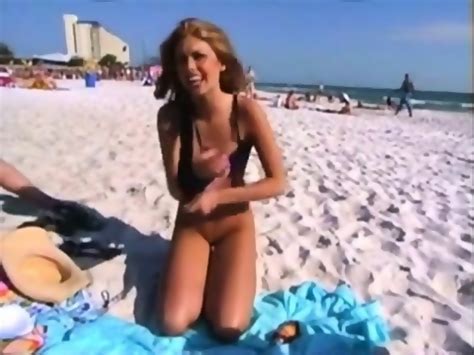Public Nudity 10 She Strips In Front Of Friends For A Bet Eporner