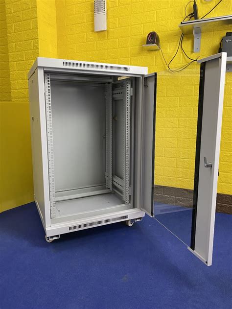 ตู้แร็ค Network Cabinet 19 18u ลึก 60 ซม แถมพัดลม 2 ตัว ถาดรองอุปกรณ์ 2 ชิ้น Shopee Thailand