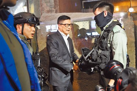 平安夜不平安 香港多處警民衝突 翻爆 翻報