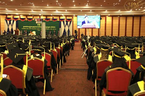 Update ៖ សម្ដេចតេជោ ហ៊ុន សែន អញ្ជើញជាអធិបតីប្រគល់សញ្ញាបត្រជូននិស្សិតនៃវិទ្យាស្ថានវ៉ាន់ដា