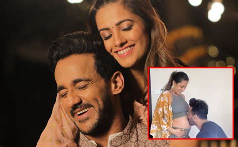Anita Hassanandani And Rohit Reddys Cute Pregnancy Announcement