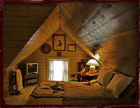 44 Cozy Nooks Youll Want To Crawl Into Immediately Attic Bedrooms