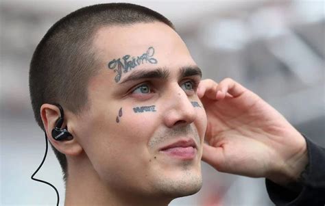 Сбежавший из России скандальный рэпер Face оставил на Родине долги названа сумма Kp Ru