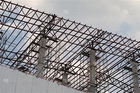 在建建筑的钢屋面结构