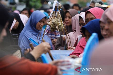 MUI Lebaran Ketupat Tidak Bertentangan Dengan Islam ANTARA News
