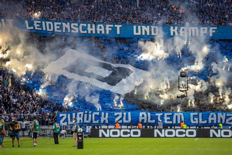 Wie In Der Relegation Hertha Droht Erneut Fan Invasion Gegen Den Hsv