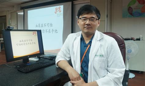 老翁無痛血尿不在意 延誤就醫竟成膀胱癌