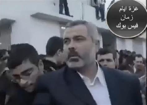 اللحظات الأولى لإستشهاد أحمد ياسين وبكاء إسماعيل هنية