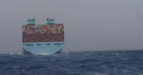 Maersk Halts Red Sea Routes Amid Escalating Tensions
