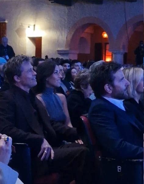 60 летний Брэд Питт продолжает шокировать всех своим внешним видом Даже странно что до сих пор