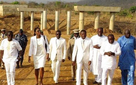 Togo Il viendra un temps où Faure Gnassingbé inaugurera des WC publics avec les prêts de l