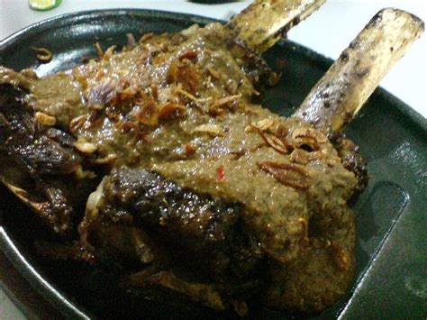 Selain Coto Dan Konro Inilah 8 Makanan Khas Dari Makassar