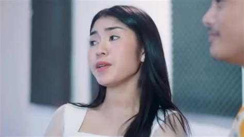 អ្នកគ្រូក្រមុំ Tnaot