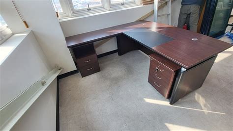 중역용 책상 의자 세트 납품 이천 소재 물류센터 사무실 시공사례 지에스사무용가구