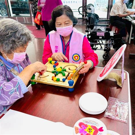 李綜合醫療社團法人大甲李綜合醫院 空汙 空氣品質指標 慢性咳嗽 大甲李綜合醫院胸腔內科主任黃朝新醫師 指出「慢性阻塞性肺病